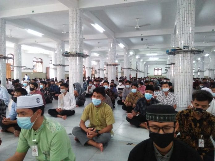 shalat jumat di masjid ldii – Lembaga Dakwah Islam Indonesia Provinsi ...